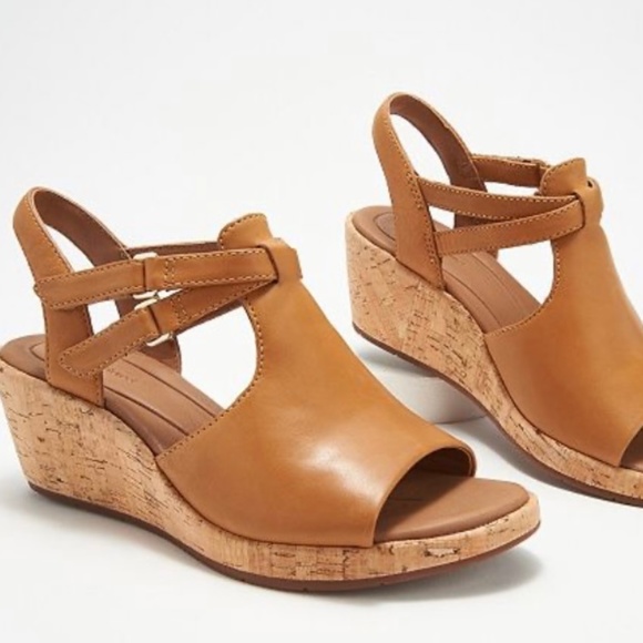 Clarks | Shoes | Clarks Unstructured Leather Un Plaza Wedge Sandals Tan ...
